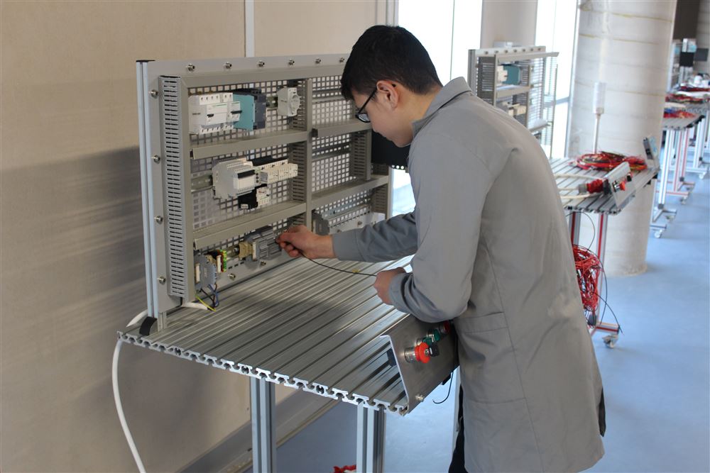 INDUSTRIAL AUTOMATION TECHNOLOGY